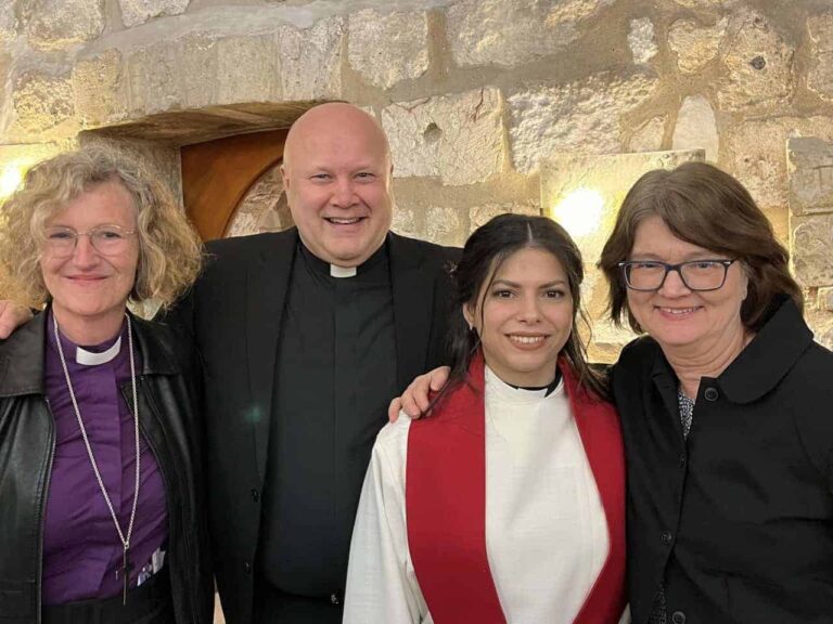 Sally Azar – første kvinnelige prest i Palestina » Norges Kristne Råd